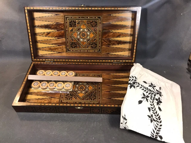 ANCIEN JEU DE Backgammon et dames en bois finement marqueté ...