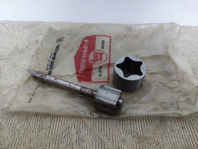 NOS OEM TOYOTA トヨタ OIL PUMP ROTOR SET HILUX RN10 RN15 CORONA Mark II 2R ...