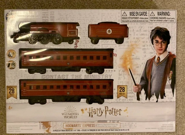 LIONEL HARRY POTTER Hogwarts Express Train Set - 37 Pieces Wizarding ...