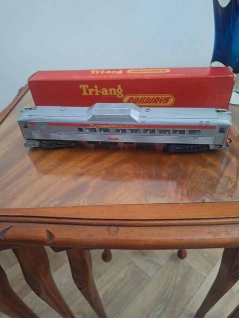 TRI-ANG &0 0& Guage Scale Model R352 Budd Rail Diesel Car With Seats ...