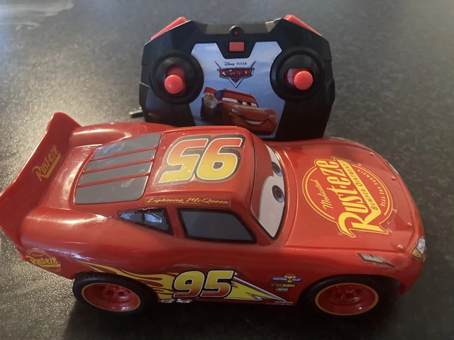DISNEY PIXAR CARS Lightning McQueen Remote Control Car - Dickie Toys ...
