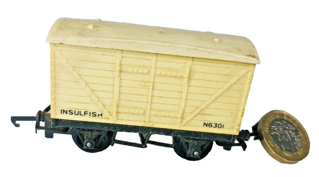 MODEL RAILWAY TRAIN Coach Insulfish Triang Tri-ang Vintage Metal ra £12 ...