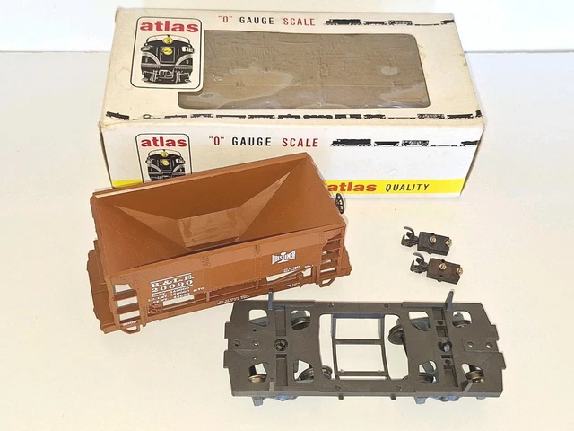 ATLAS O GAUGE #6263, 70 Ton Ore Car. Bessemer & Lake Erie. Damaged ...