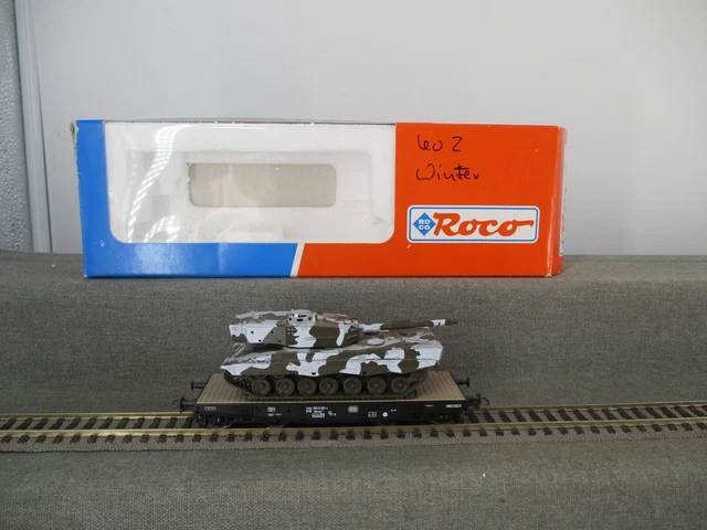 ROCO SPUR H0 47395 Güterwagen Flachwagen mit Panzerladung der DB in OVP ...