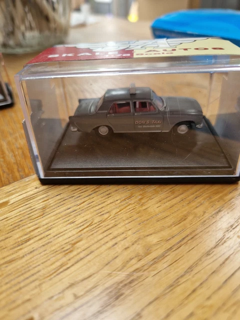 HORNBY R7021 SKALE Autos Ford Zephyr Dons Taxi Service 00 Gauge 1:76 ...