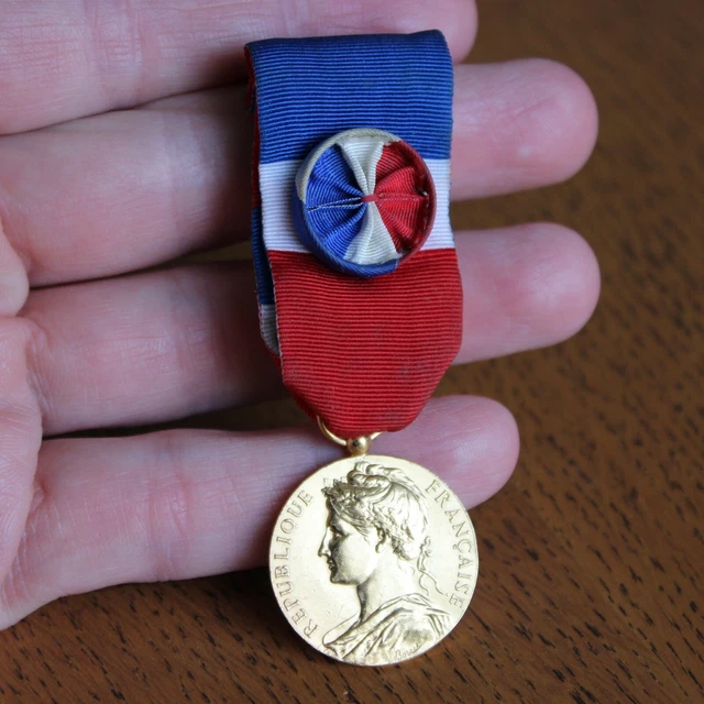 ANCIENNE MEDAILLE MINISTERE Du Travail Mme Lefevre 1994 Borrel Femme ...