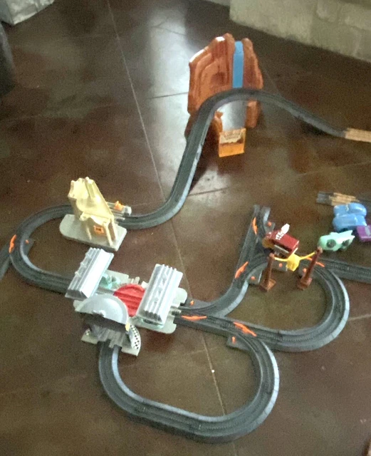 FISHER PRICE GEOTRAX Disney Cars Rc Mega Radiator Springs Railroad ...