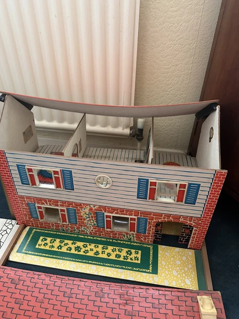 TOY WORKS VINTAGE Sandhurst Dolls House 1975 for restoration £9.00 ...