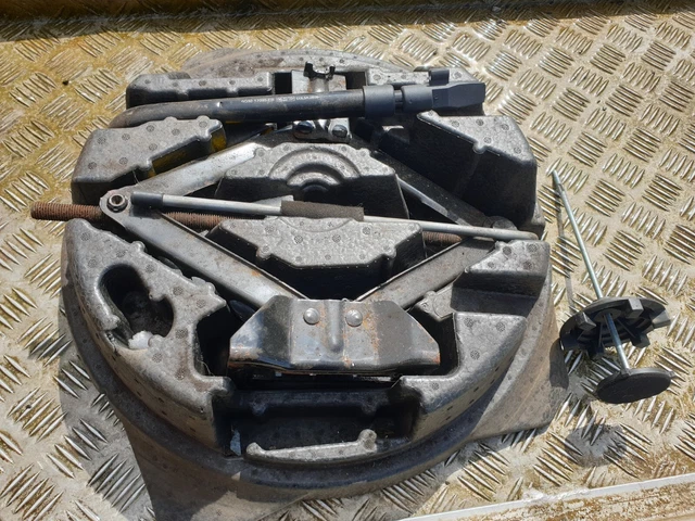 LAND ROVER FREELANDER 2 L359 Tool Kit Jack & Wheel Brace Evoque £69.95 ...