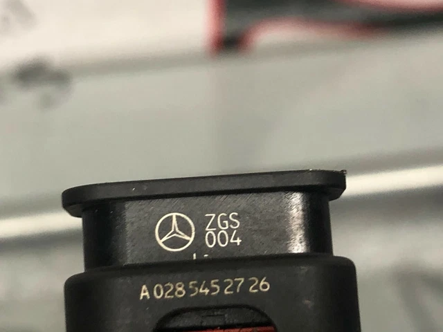 (AS) MERCEDES BENZ W117 Cla Classe Connecteur Métier À Tisser Avant ...
