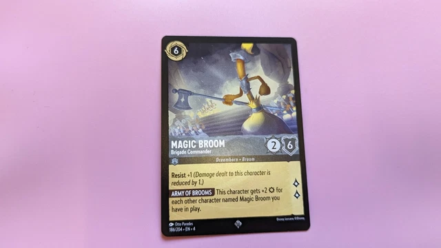 DISNEY LORCANA ESCOBA Mágica Brigada Comandante 186/204 Súper Raro Sin ...
