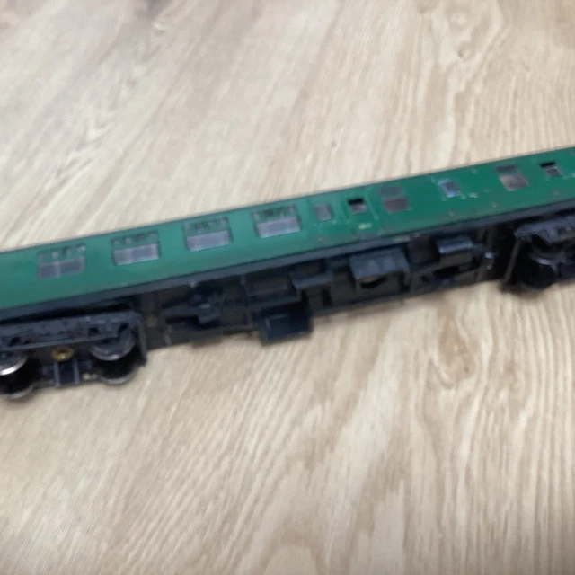 BR MK1 BSK Green Coach Flush Glazed Lightly Weathered £1.16 - PicClick UK