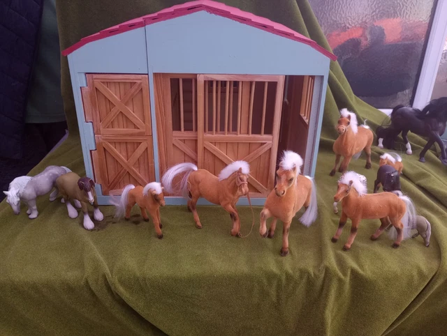 MELISSA AND DOUG woode stable with fence and horses £52.72 - PicClick UK