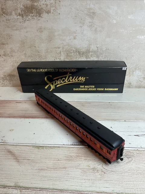 SPECTRUM BY BACHMANN, #89425 COACH Southern Pacific #1997, HO GAUGE £29 ...