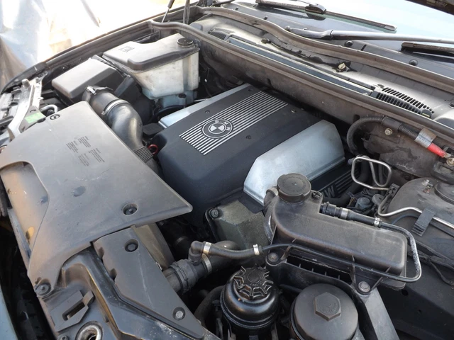E53 BMW X5 4.6is COMPLETE ENGINE M62B46 - SPARES OR REPAIR - RUNS £750. ...