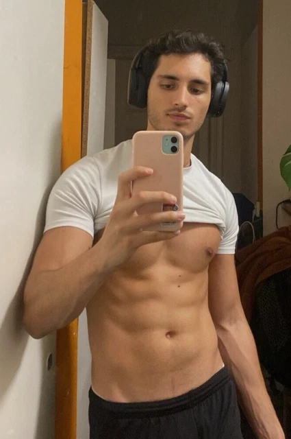 Beefcake Male Shirtless Bare Chest Muscular Gym Hunk Headphones Photo