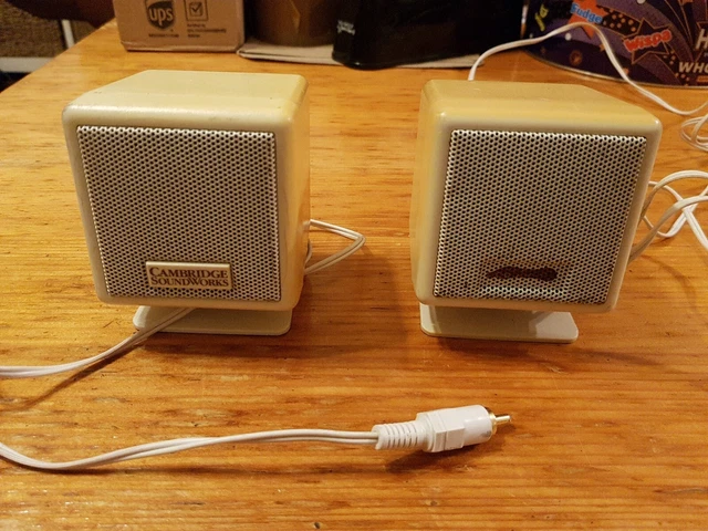 CAMBRIDGE SOUNDWORKS RETRO Old School Surround PC Speakers White Ish £ ...