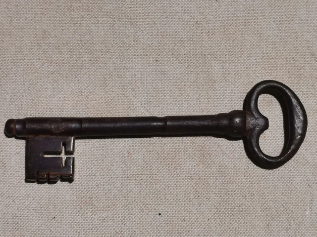 ANCIENNE CLE CLEF FER FORGE CHÂTEAU MANOIR 19 ème DEC 21 EUR 12,00 ...