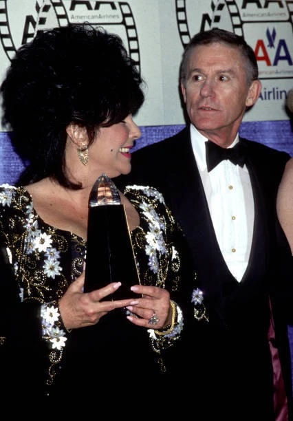 ELIZABETH TAYLOR & Roddy McDowall at 7th Cinema Awards at Be - 1990 Old ...