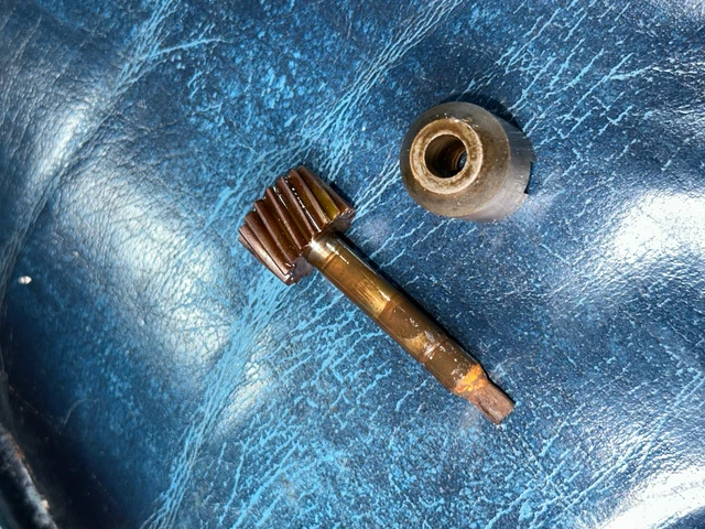 CLASSIC MINI 17 Tooth Speedo Drive Worm Pinion 22A1881 Seventeen Teeth ...