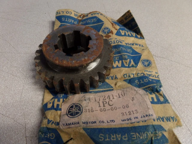 NOS YAMAHA OEM Wheel 4Th Gear 26T 1970-71 DT1 RT1 1971 RT1MX DT1MX 214 ...