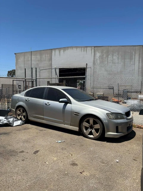 HOLDEN COMMODORE $100.00 - PicClick AU