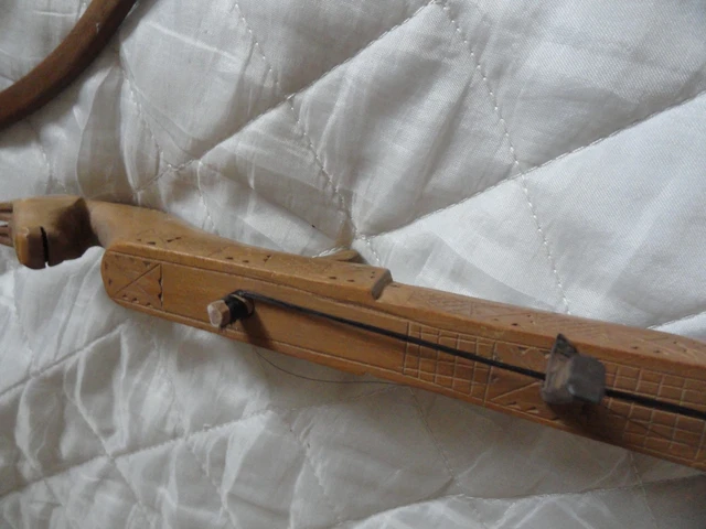 ANCIEN INSTRUMENT DE musique Gusle ou Gusla des Balkans EUR 10,00 ...