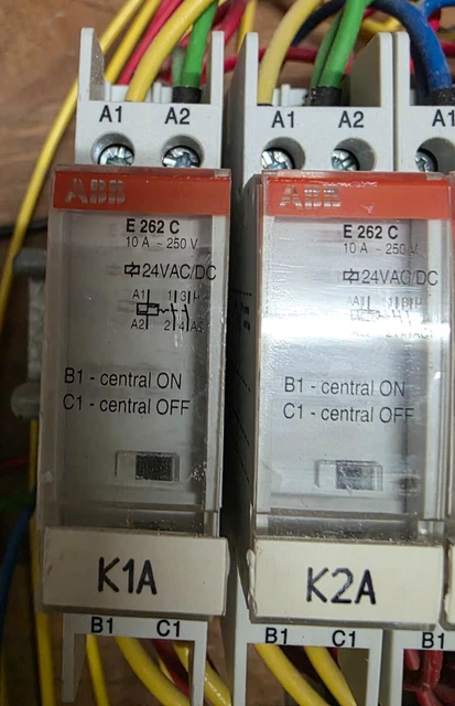 2X ABB E 262 C Stromstoßschalter 250V 10A Spule 24V 2 Schließerkontakte EUR 26,99 - PicClick DE