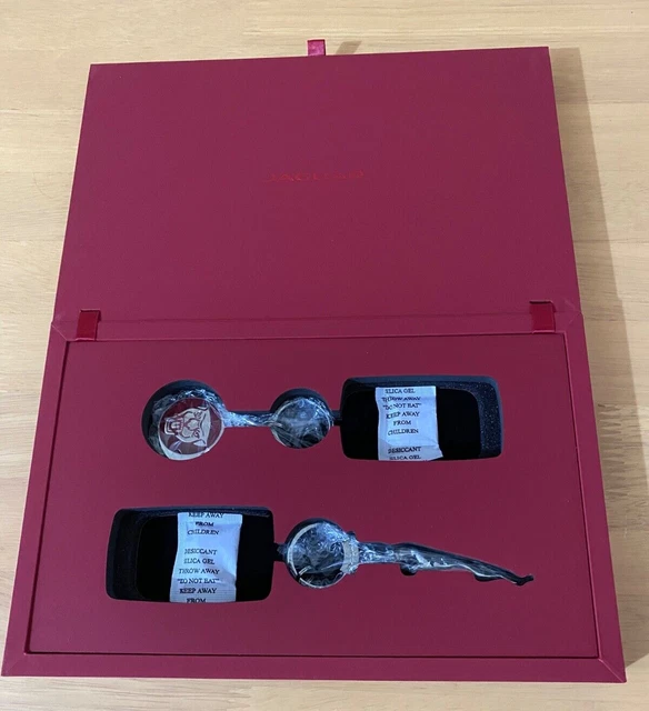 JAGUAR CAR HANDOVER Key Box complete with two keyrings and outer sleeve ...