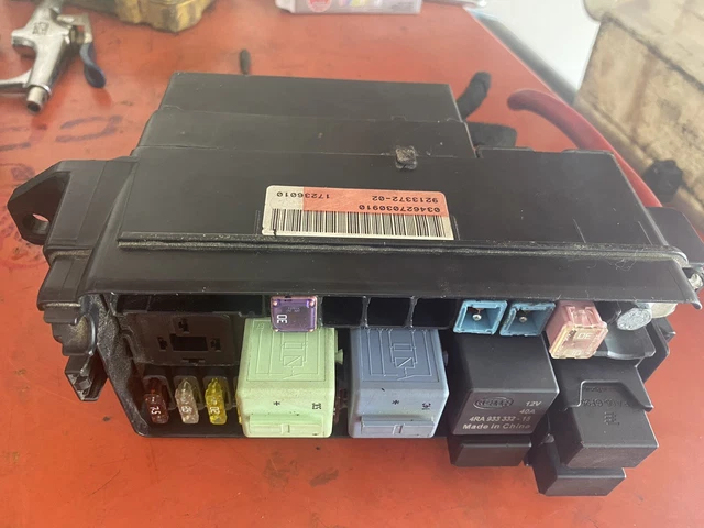 2011 MINI COOPER S R56 Engine Distribution Junction Fuse Box Relay Oem ...