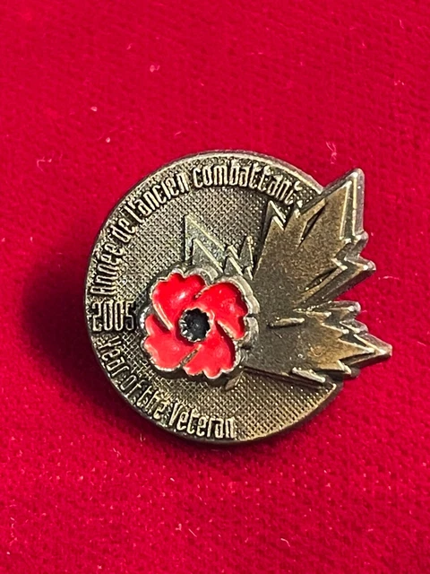 2005 YEAR OF the Veteran Canadian Remembrance Day Maple Leaf Poppy ...