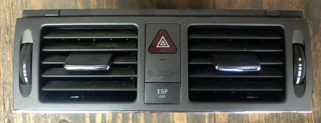 MERCEDES-BENZ W204 DASHBOARD Centre Air Vent Hazard A2048305754 EUR 105 ...