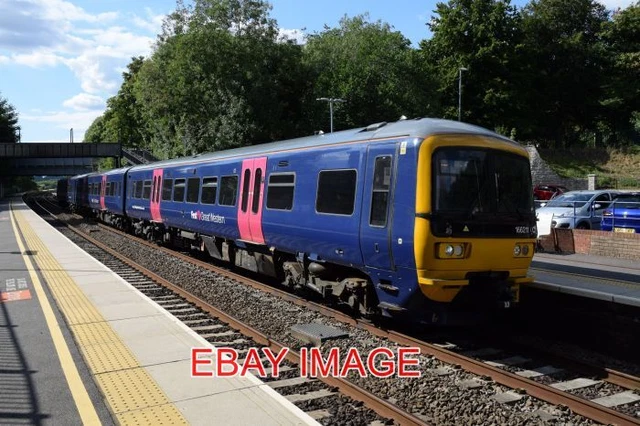 PHOTO CLASS 166/2 'Network Express Turbo' 3-Car Dmu No.166 211 Of Gwr ...