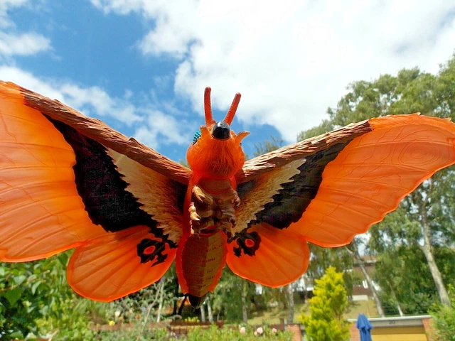 BIG FIRE MOTHRA LARGHEZZA 15" 38cm BANDAI SOFUBI SOFVI PVC Figura ...