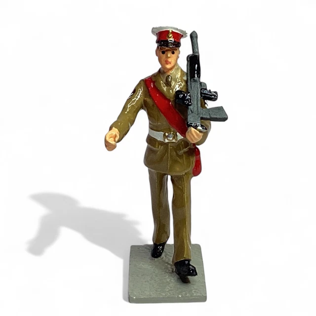 BRITISH ARMY INFANTRY Soldier NCO Marching With SA80 Rifle 54mm Metal ...