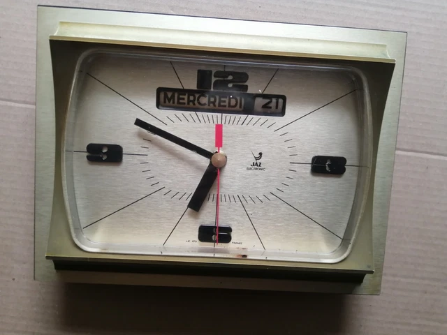 UNE PENDULE MURALE Perpetuelle De Marque Jaz EUR 20,00 - PicClick FR