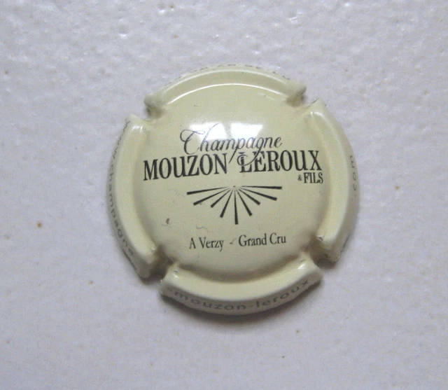 CAPSULE DE CHAMPAGNE MOUZON Père et Fils à Verzy (51) crème et noir ...