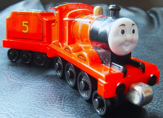 THOMAS THE TANK Engine Diecast Magnetic James And Tender From Mattel ...