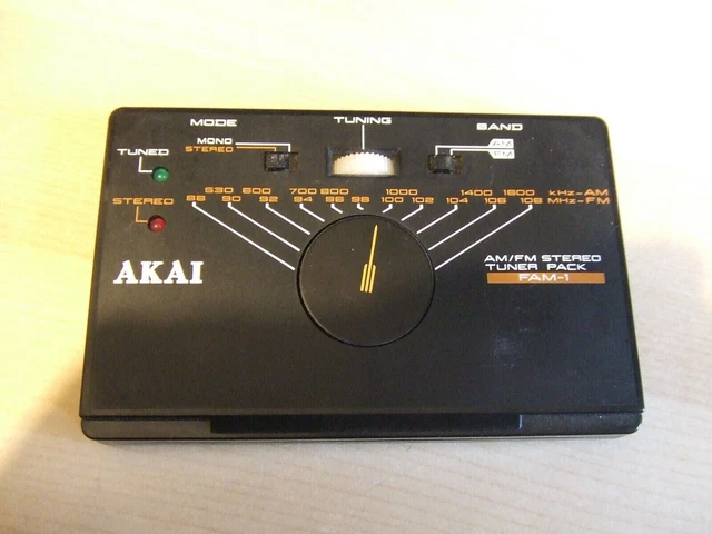 RARE VINTAGE AKAI FAM-1 Stereo Cassette Player Walkman AM FM Tuner Pack ...