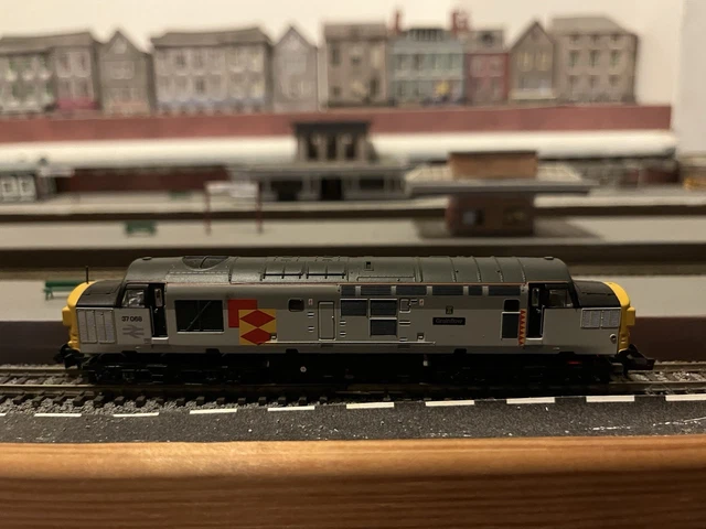 GRAHAM FARISH CLASS 37 Railfreight Distribution Livery £151.50 ...