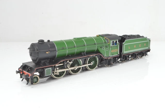 BACHMANN OO GAUGE - 31-555 LNER Green 2-6-2 Class V2 4801 - Boxed £64. ...