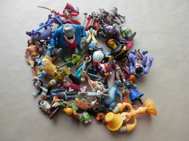 LOT OF DISNEY Random Mixed Toy Figures Piglet Robinhood Aladdin & More ...