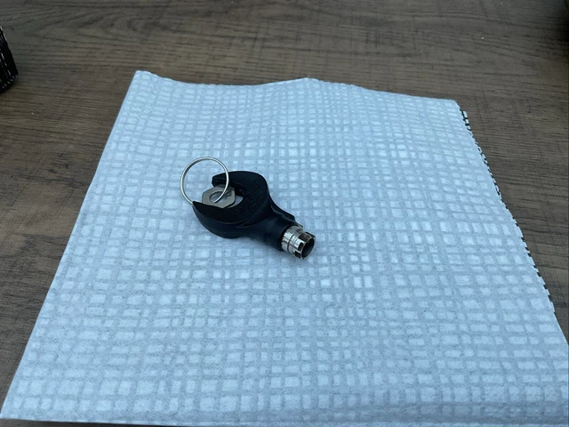 SNAP ON TOOLS Toolbox Key Roll Cab Key Tool Chest Key 537, K537 For ...