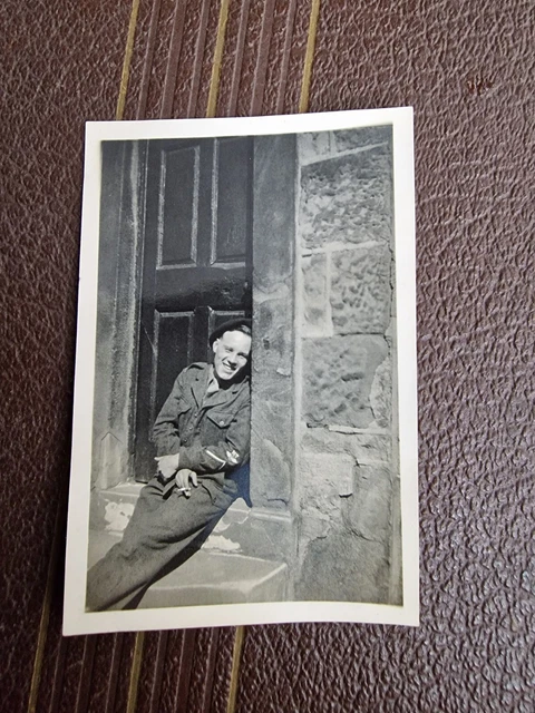 WW2 SOLDIER, MOTOR TRANSPORT, WINGED WHEEL BADGE. ORIGINAL WW2 PHOTO ...