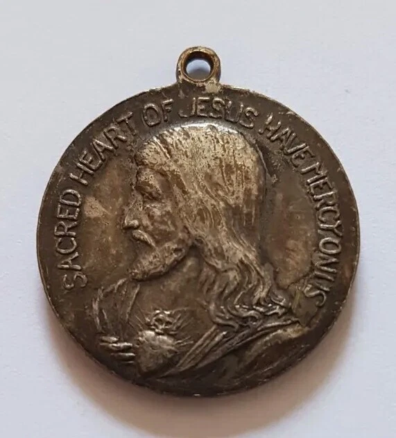 VINTAGE SACRED HEART of Jesus Have mercy on us Pendant - Medal £14.99 ... VINTAGE SACRED HEART of Jesus Have mercy on us Pendant - Medal £14.99 ...
