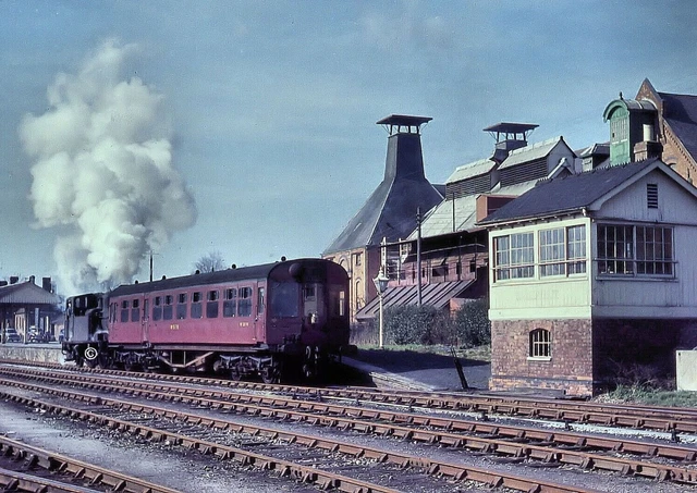 GREAT WESTERN RAILWAY Station Scene. 1960s Loco; 1450 PHOTO 12 x 8 (A4 ...