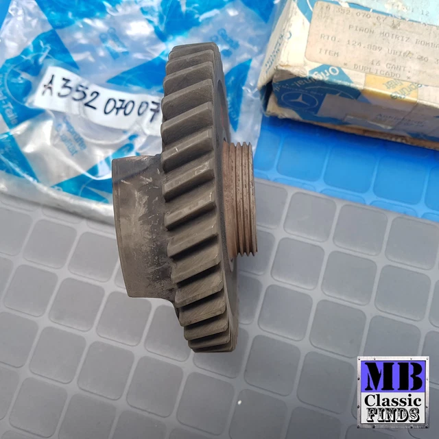 MERCEDES BENZ OM352 Unimog truck diesel injection pump drive gear ...