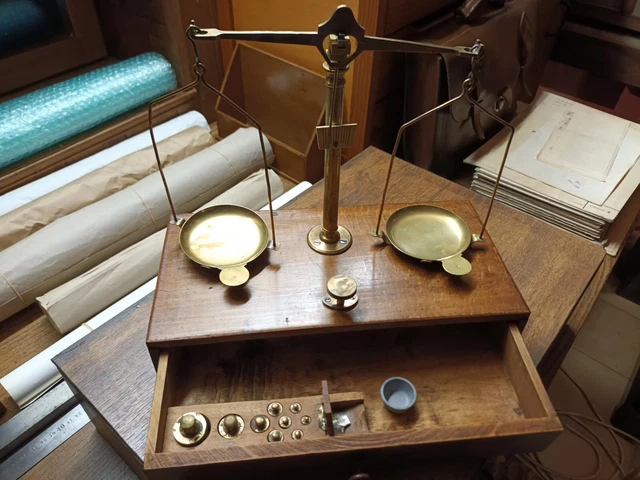 BALANCE TREBUCHET ANCIEN de chimiste avec poids ancien no3 EUR 65,00 ...