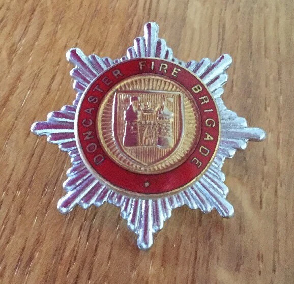 A OLD ORIGINAL Fire Brigade cap badge. Doncaster Fire Brigade. £21.00 ...