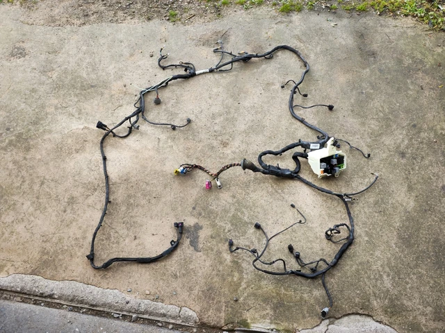 MERCEDES S CLASS W222 350.Cdi Engine Bay Suround Wiring Loom With Fuse ...